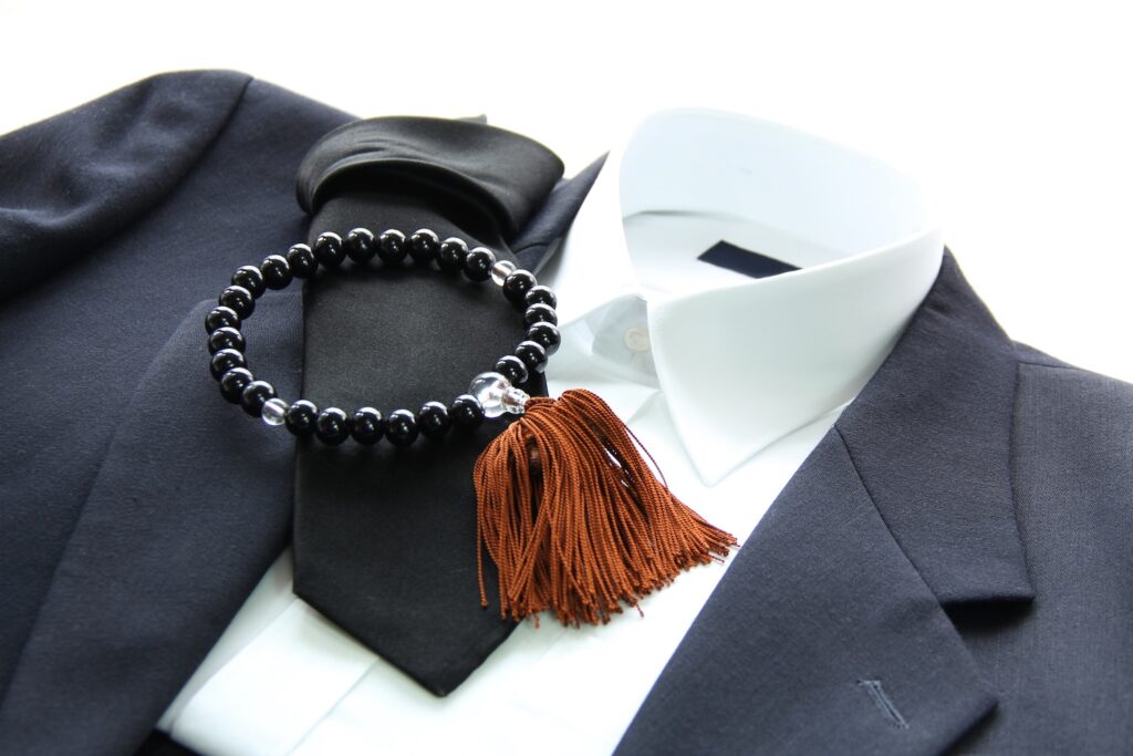 Japanese Funerals: How to Dress, Act and Show Respect - GaijinPot